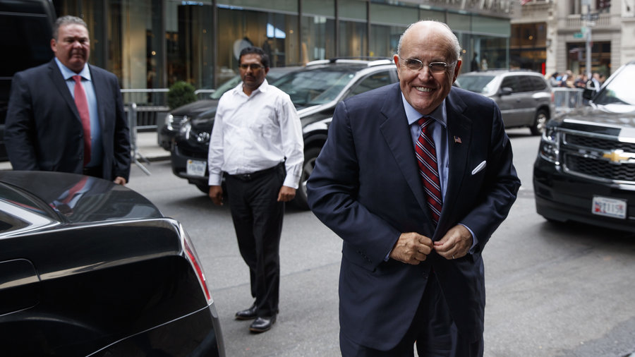 Juez ordena a exabogado de Trump a pagar más de 148 millones de dólares ...
