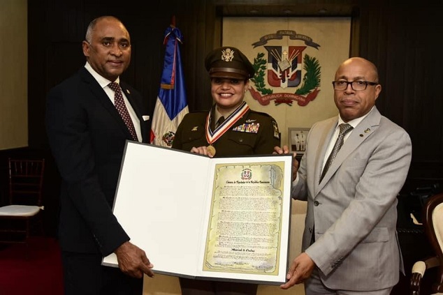 BANÍ | Cámara de Diputados reconoció a teniente coronel Marisol Chalas ...