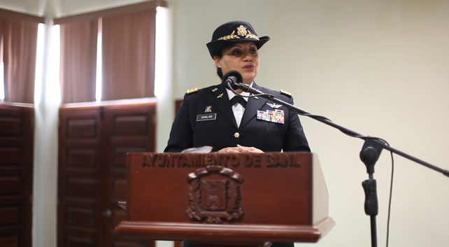 BANÍ | Al ritmo de merengue Alcaldía reconoció a teniente coronel ...