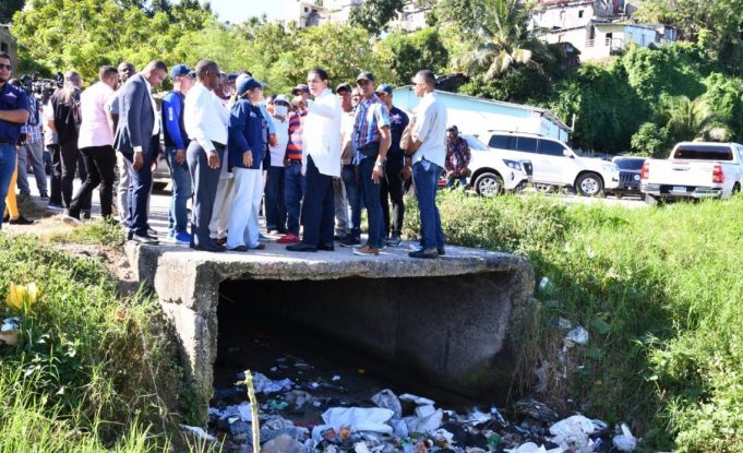 Salud Pública advierte a moradores de La Zurza no usar agua río Isabela ...