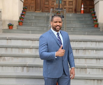 Dominicano lanza su campaña electoral para el Concejo Municipal de ...